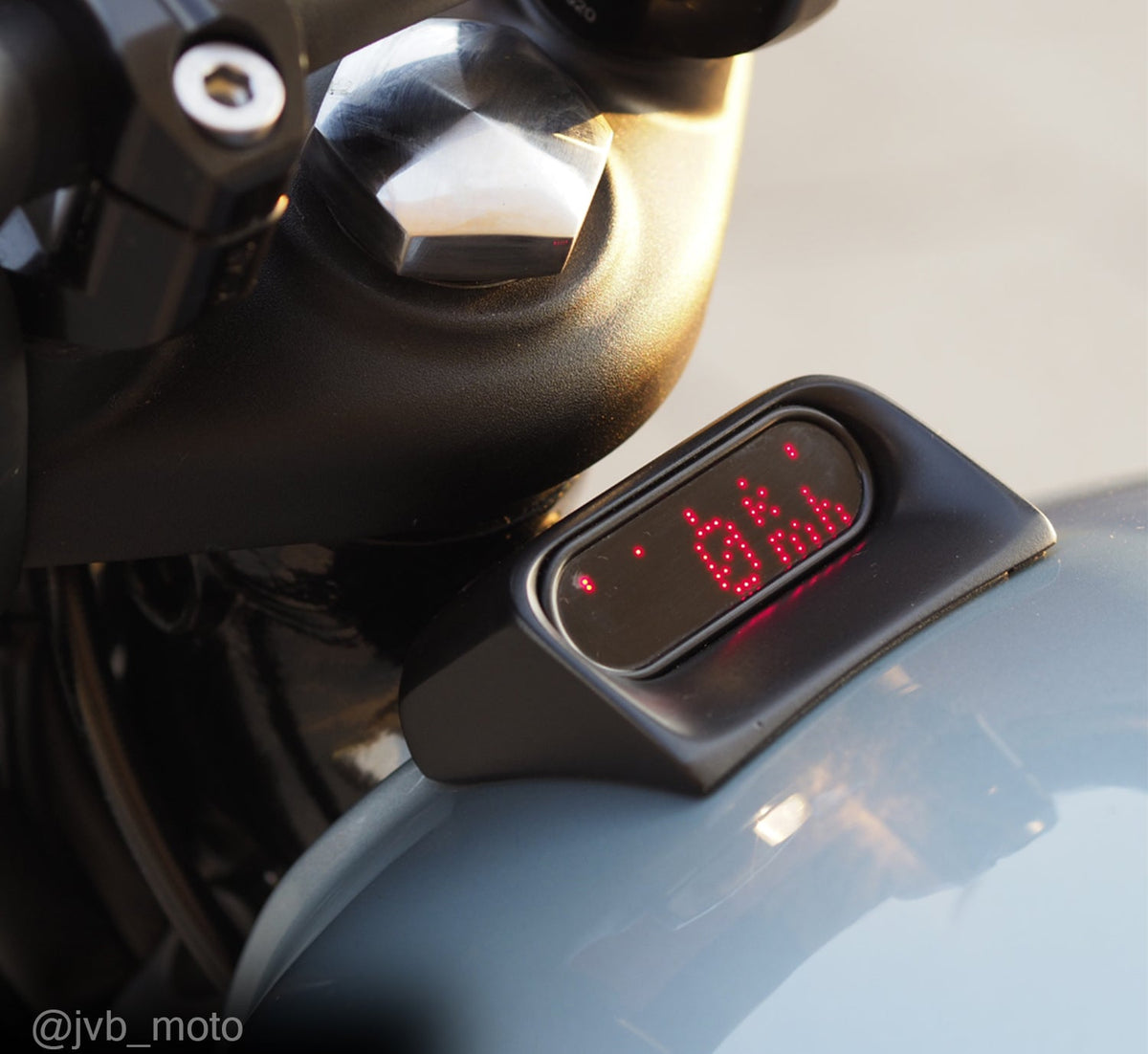 motoscope mini - digital instrument with a futuristic simple design